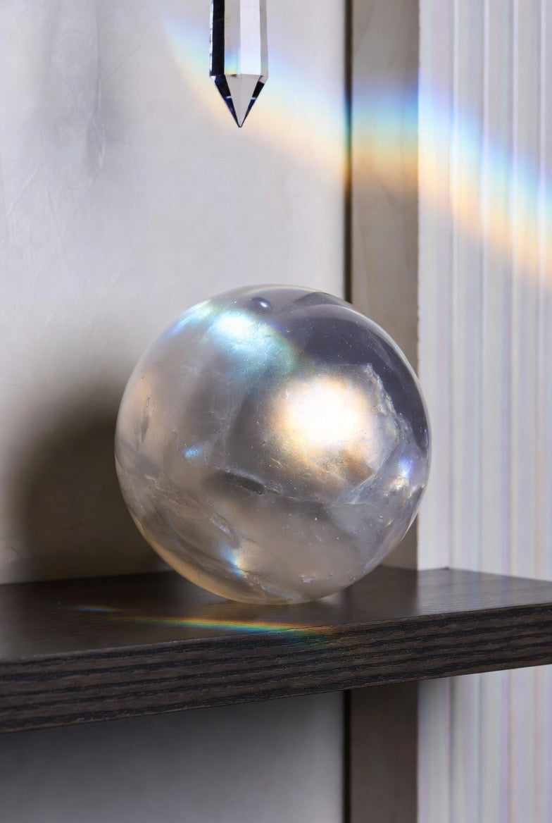 TITANIUM AURA QUARTZ SPHERE MODERN – TRUE NATURE STORE
